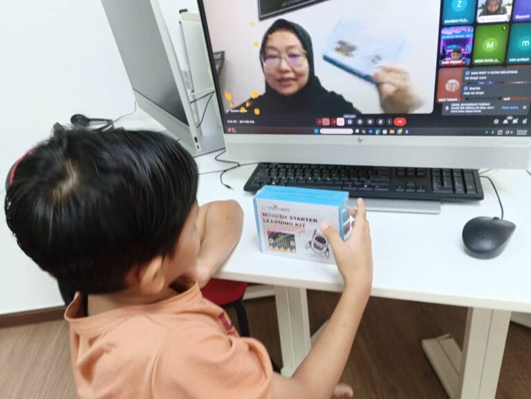 LAPORAN BULAN OGOS 2025 : UNBOXING KIT TINY TECHIES – NADI Pasir Panjang